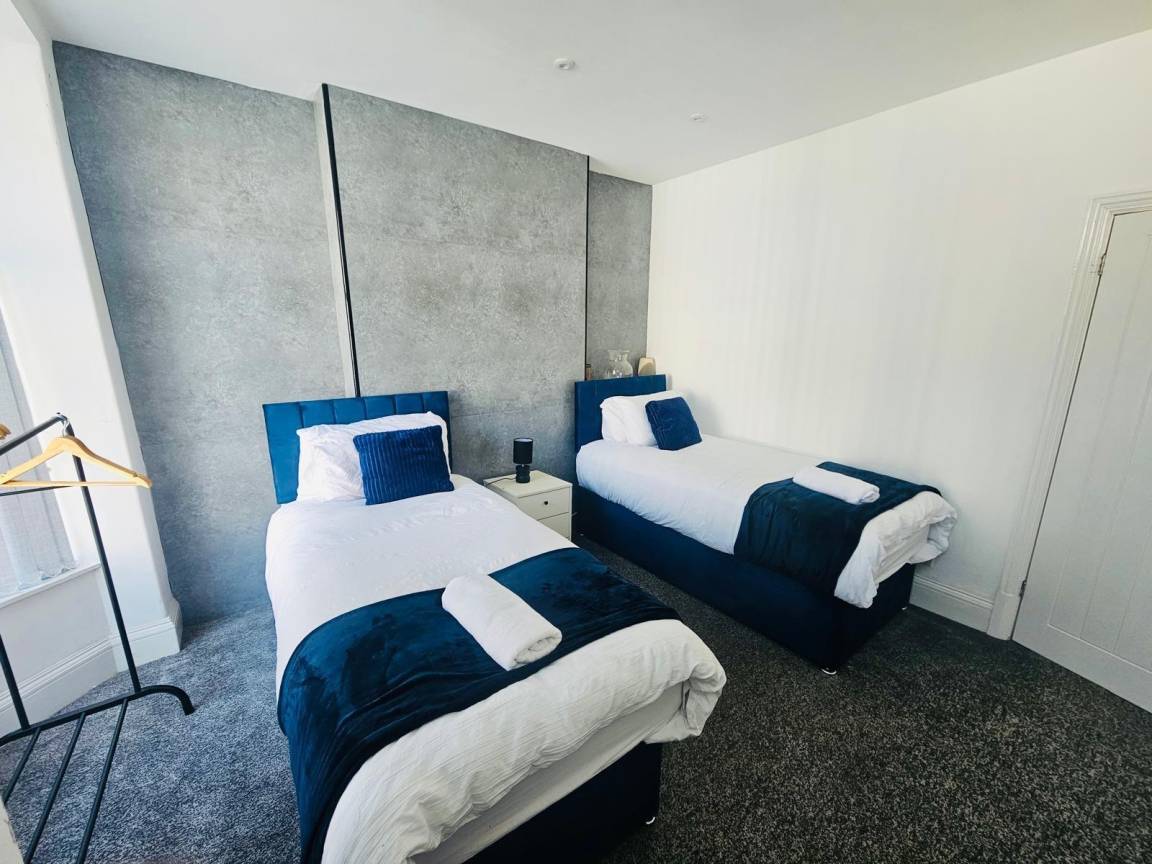 75 M² House ∙ 2 Bedrooms ∙ 5 Guests - Kirby Muxloe Castle