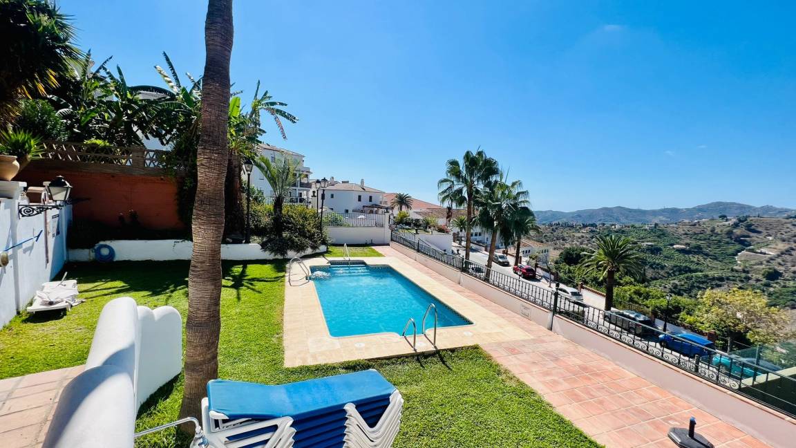 60 M² Apartment ∙ 2 Bedrooms ∙ 4 Guests - Torrox
