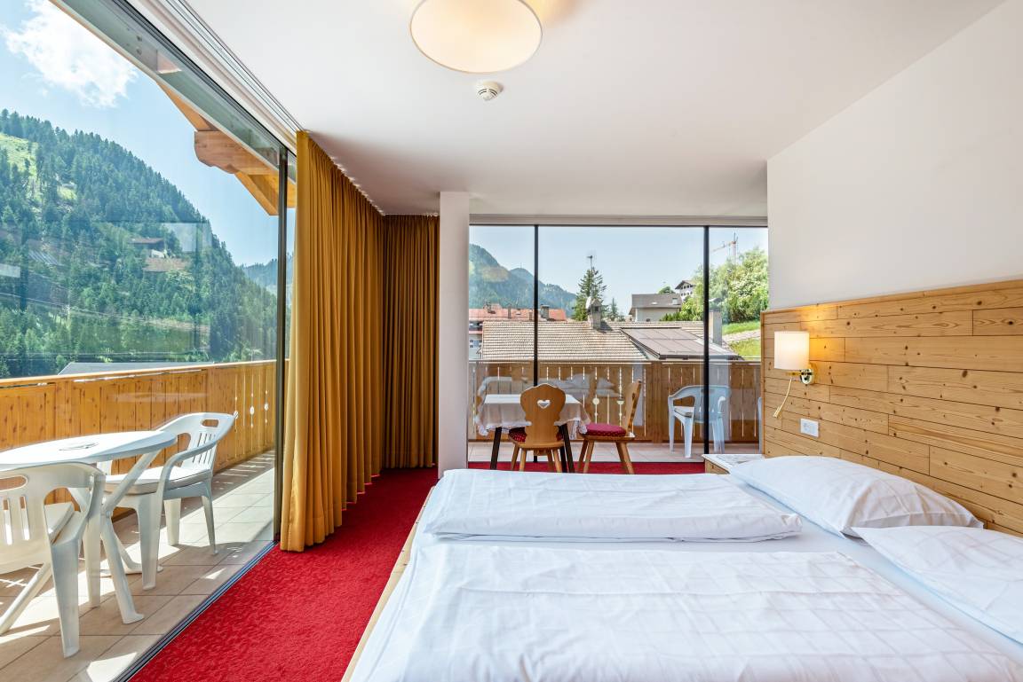 90 M² Apartment ∙ 3 Bedrooms ∙ 8 Guests - Val Gardena