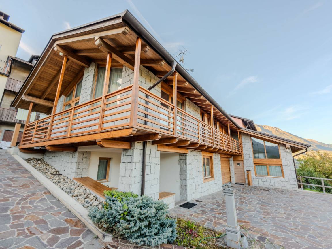 200 M² Huis ∙ 4 Slaapkamers ∙ 10 Gasten - Comano