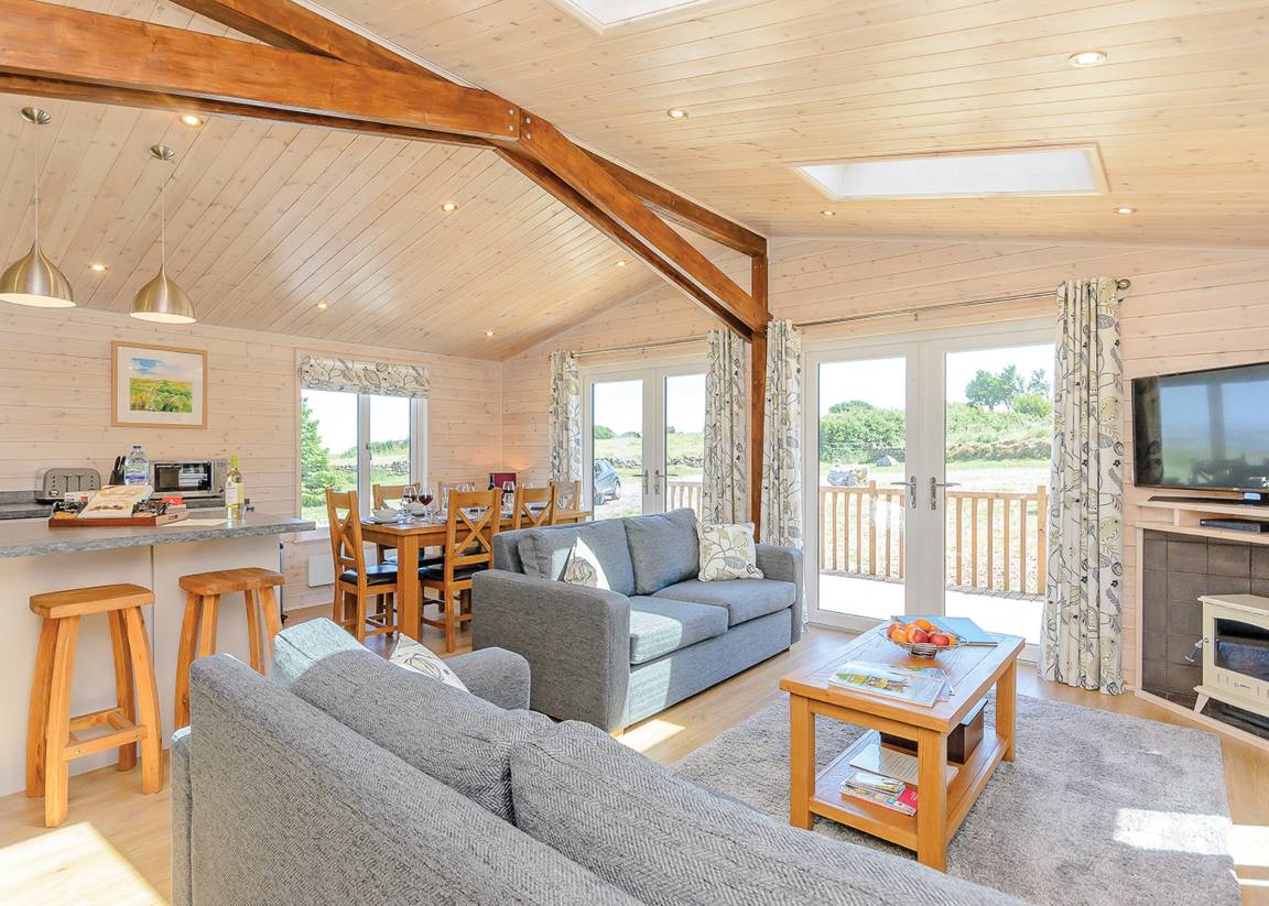 Chalet ∙ 3 Bedrooms ∙ 6 Guests - Chesterfield