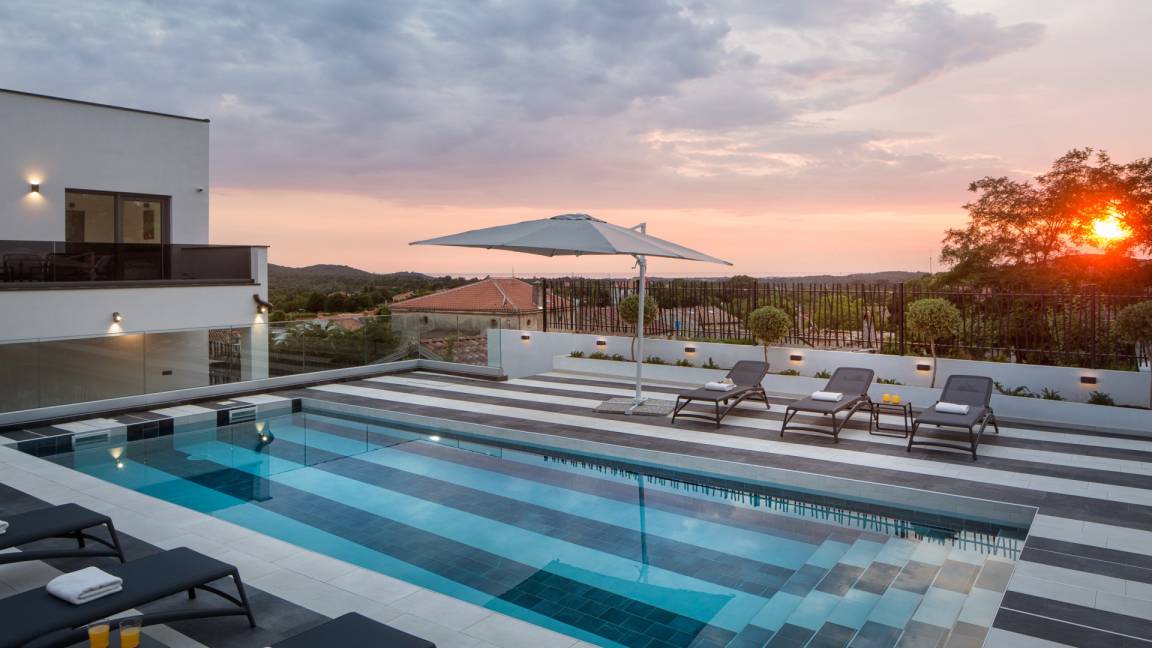 180 M² Villa ∙ 4 Chambres ∙ 10 Personnes - Rovinj