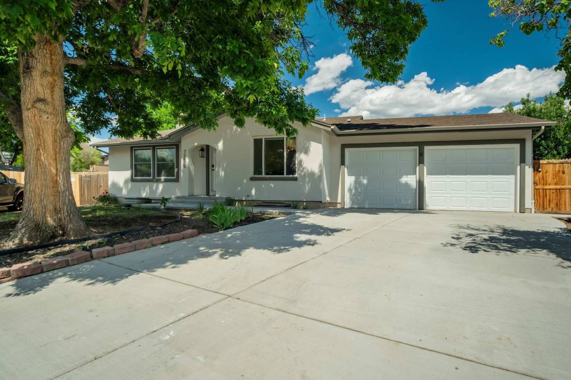House ∙ 4 Bedrooms ∙ 8 Guests - Colorado Springs, CO