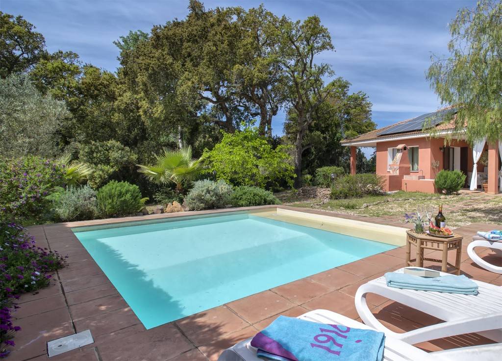 200 M² Villa ∙ 3 Bedrooms ∙ 8 Guests - Alghero