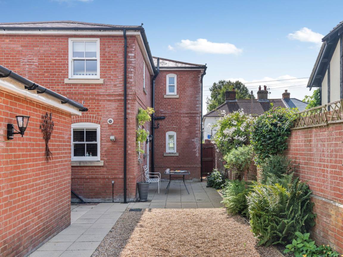 Cottage ∙ 3 Bedrooms ∙ 5 Guests - Ringwood