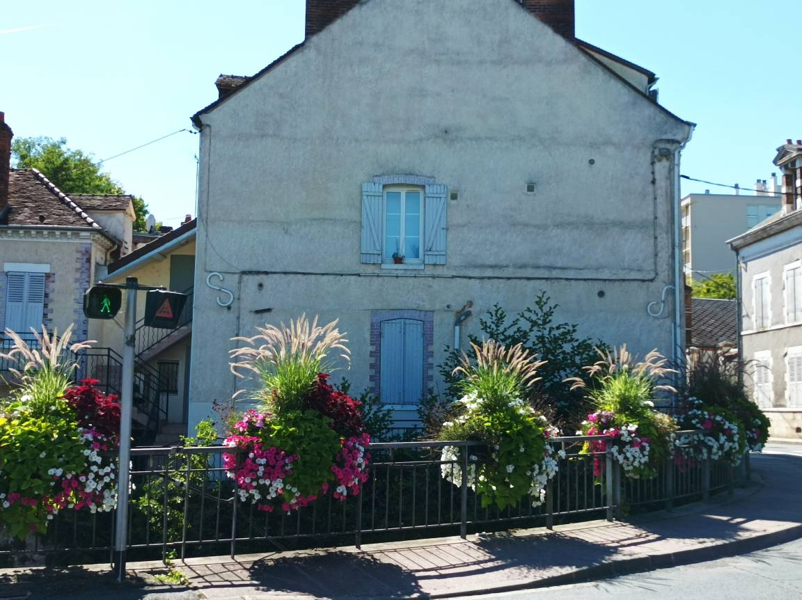 35 M² Appartement ∙ 1 Slaapkamer ∙ 3 Gasten - Montargis