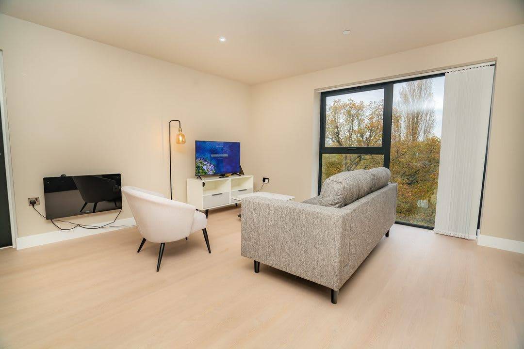 74 M² Apartment ∙ 2 Bedrooms ∙ 4 Guests - Solihull