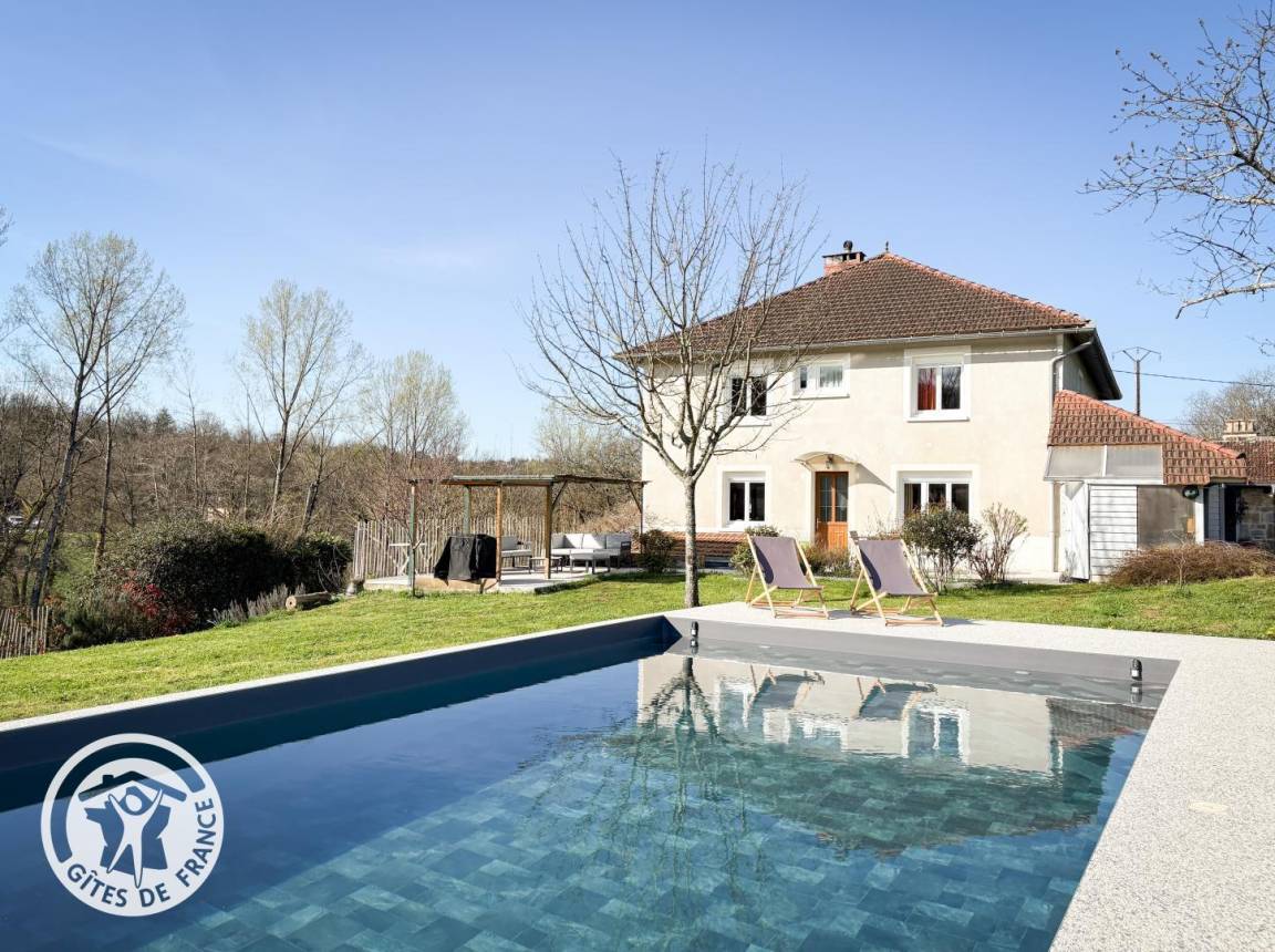 100 M² Gîte ∙ 4 Chambres ∙ 8 Personnes - Figeac