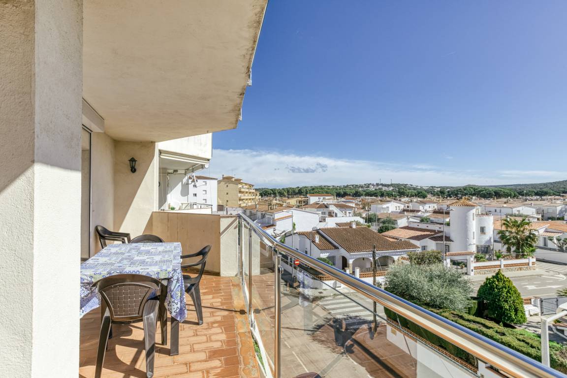 67 M² Appartement ∙ 3 Chambres ∙ 8 Personnes - L'Escala