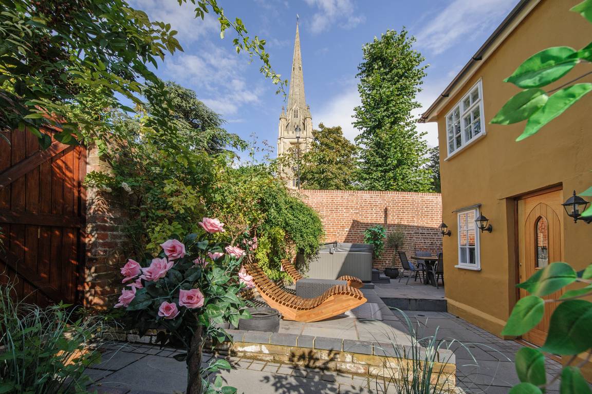330 M² House ∙ 9 Bedrooms ∙ 18 Guests - Saffron Walden