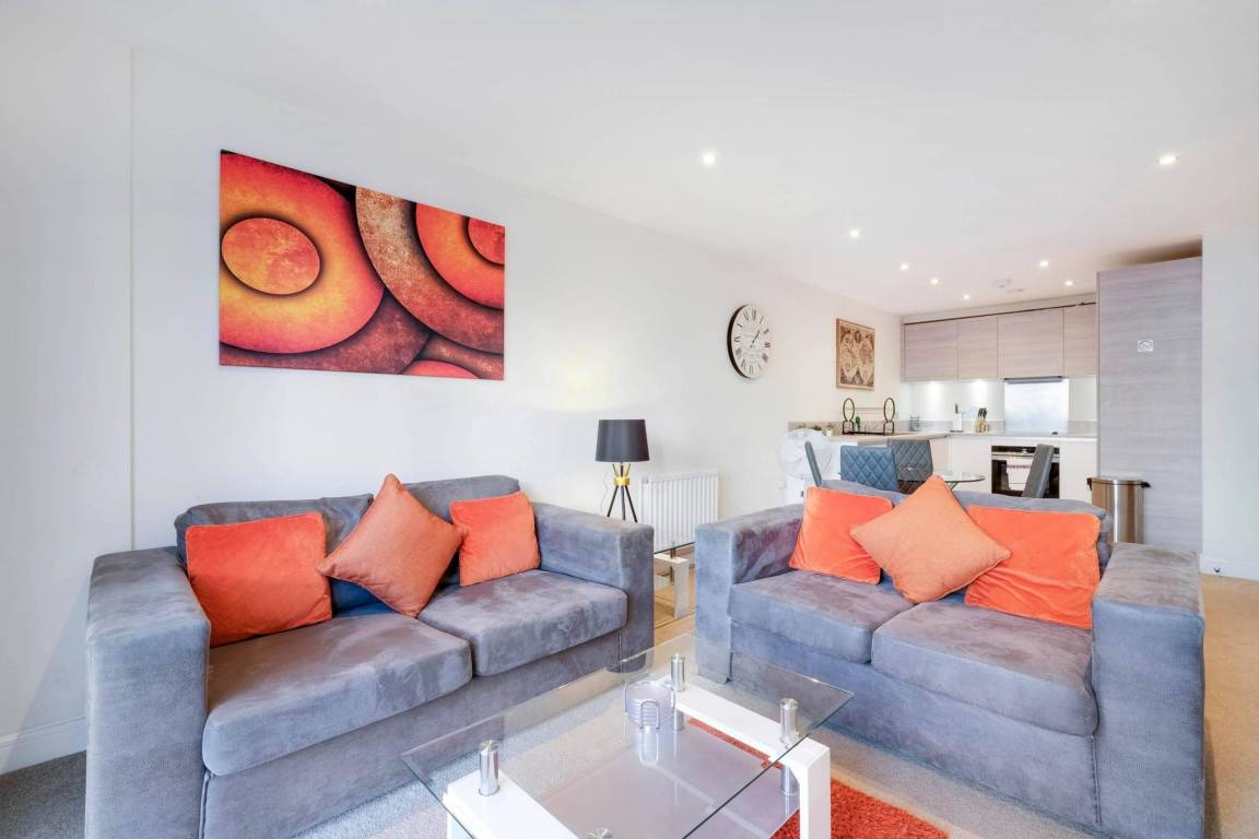 73 M² Apartment ∙ 2 Bedrooms ∙ 6 Guests - Wokingham