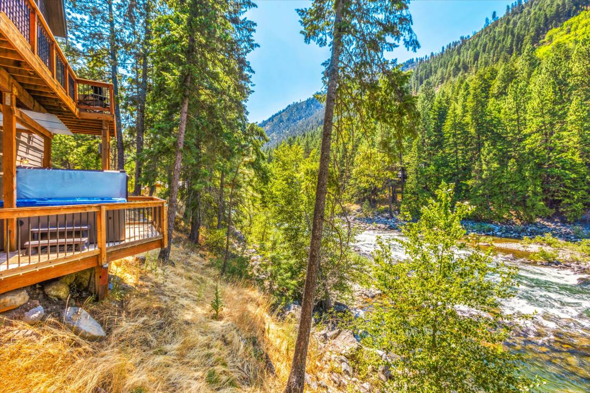 493 M² Villa ∙ 5 Bedrooms ∙ 8 Guests - Leavenworth, WA