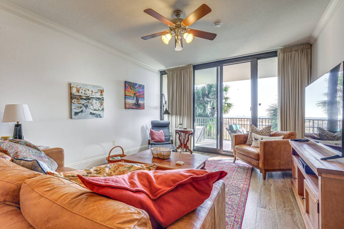 139 M² Apartment ∙ 2 Bedrooms ∙ 4 Guests - Public Beach, AL
