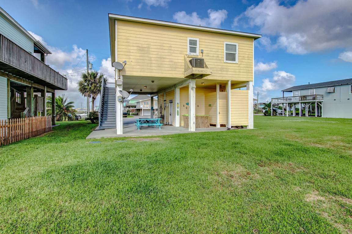 84 M² House ∙ 2 Bedrooms ∙ 8 Guests - Crystal Beach, TX