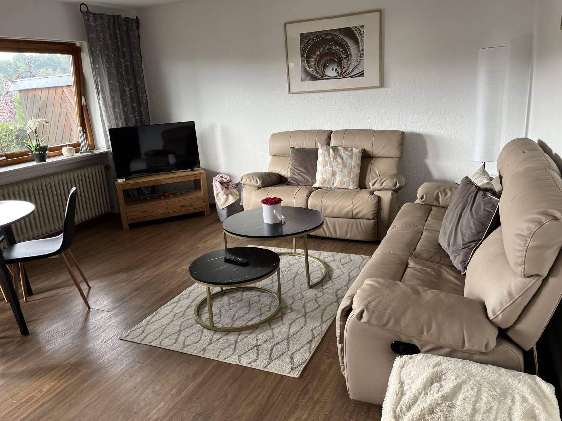 90 M² Ferienwohnung ∙ 2 Schlafzimmer ∙ 4 Gäste - Marburg