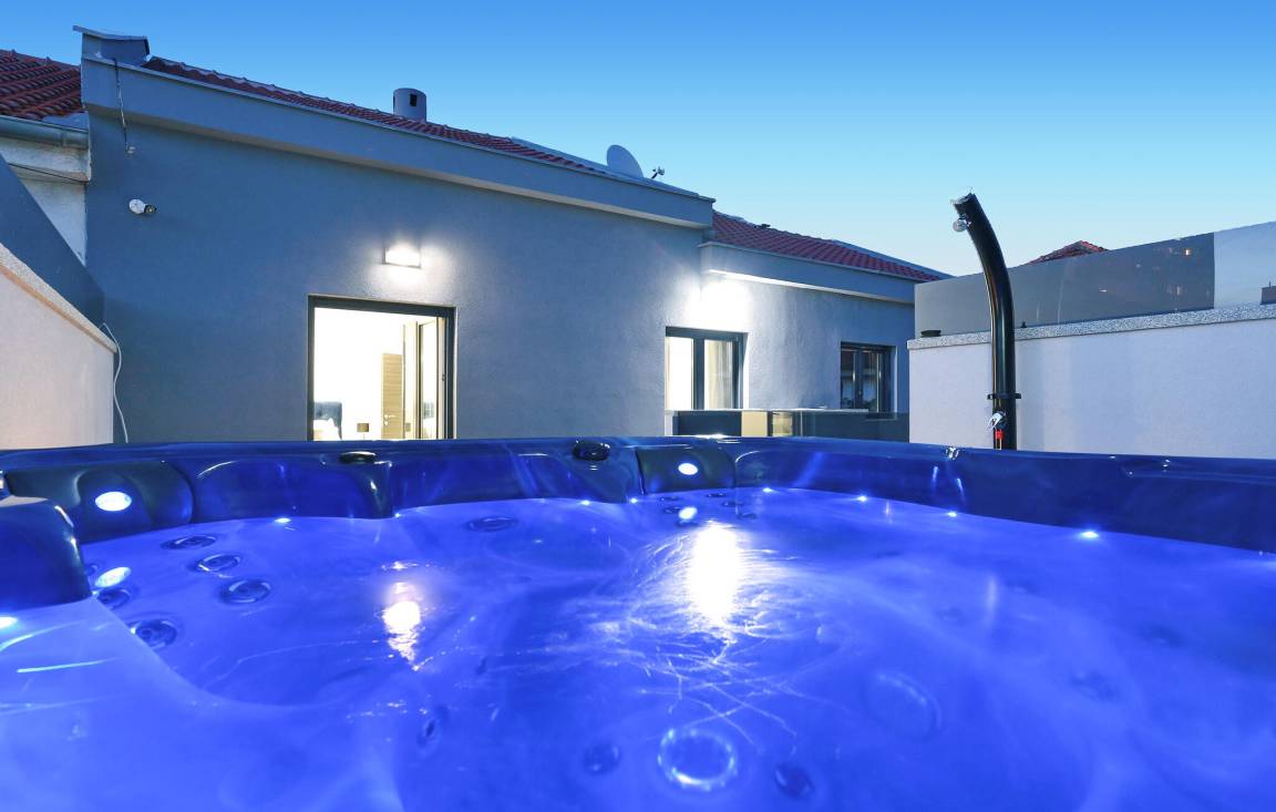 150 M² Appartement ∙ 3 Slaapkamers ∙ 6 Gasten - Zadar