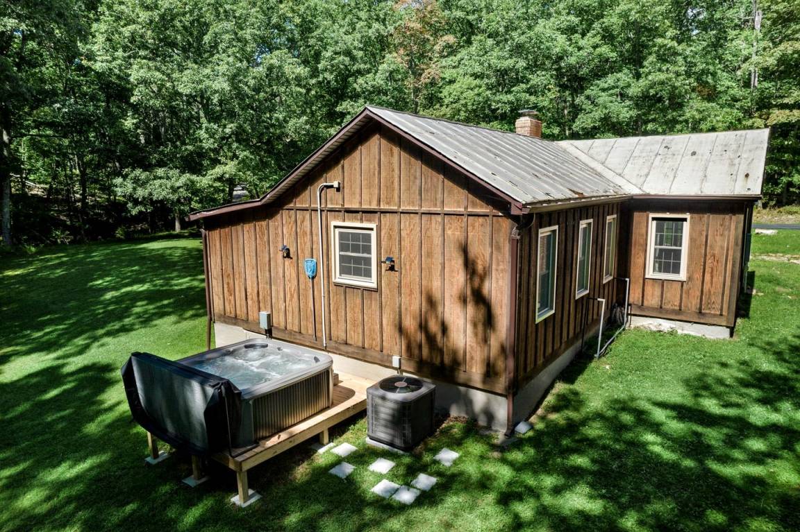House ∙ 2 Bedrooms ∙ 6 Guests - Lost River State Park, Mathias