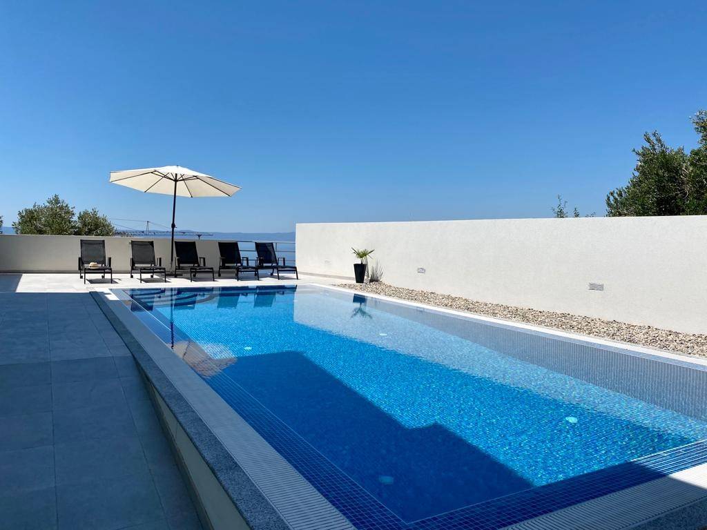 210 M² Villa ∙ 7 Schlafzimmer ∙ 14 Gäste - Makarska