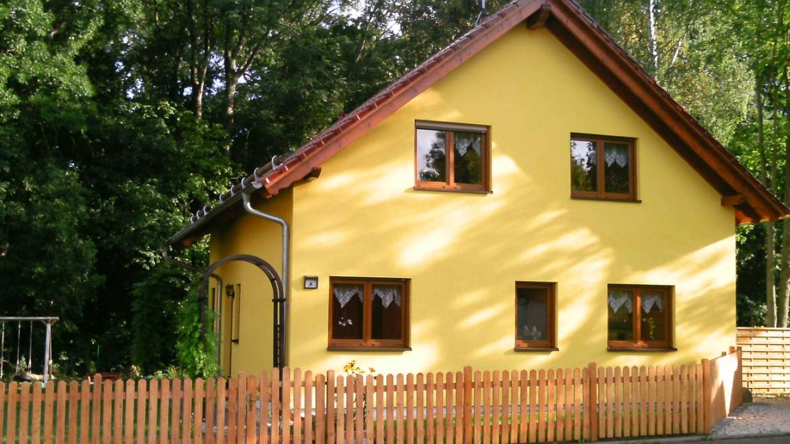 65 M² Apartment ∙ 2 Bedrooms ∙ 4 Guests - Saalfeld/Saale