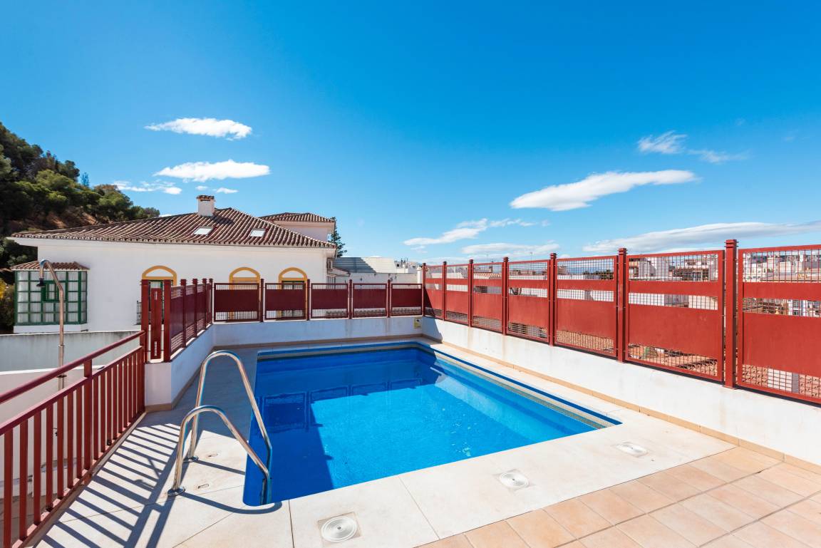 75 M² Apartamento ∙ 2 Habitaciones ∙ 4 Huéspedes - Universidad de Málaga