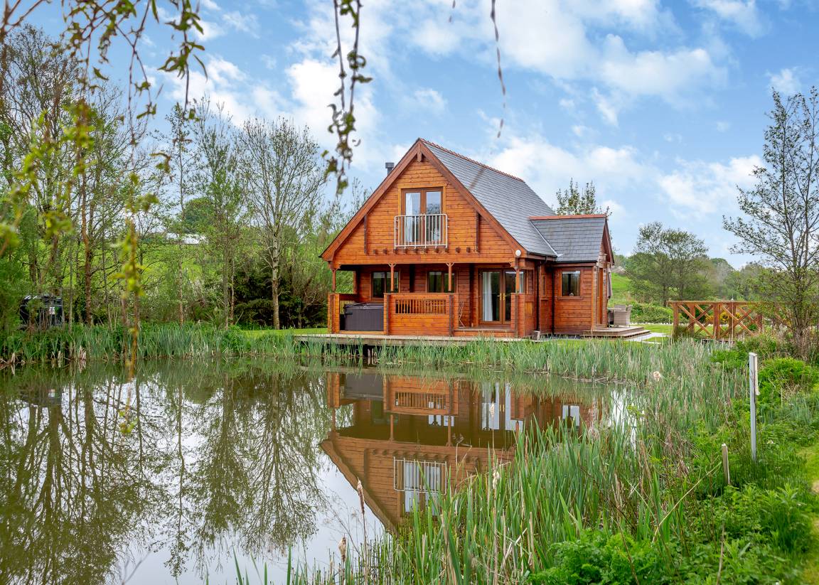 Chalet ∙ 2 Bedrooms ∙ 4 Guests - Anglesey