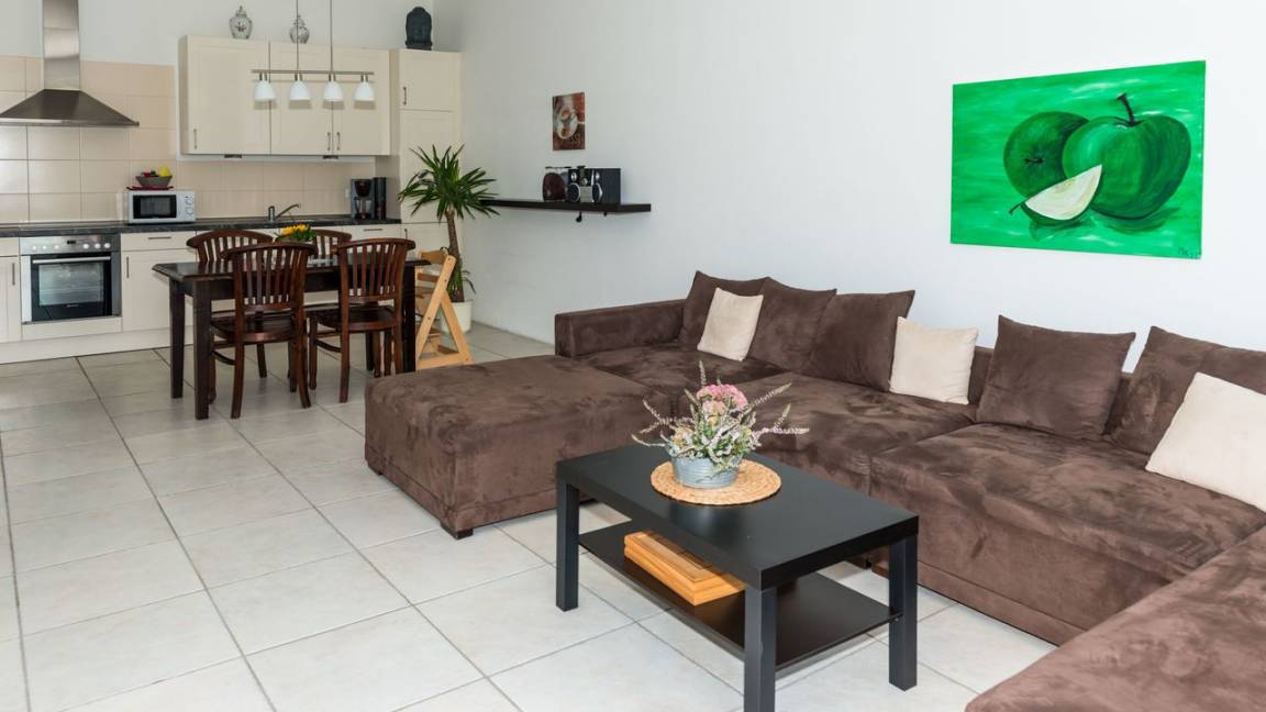 75 M² Ferienwohnung ∙ 2 Schlafzimmer ∙ 4 Gäste - Lensahn