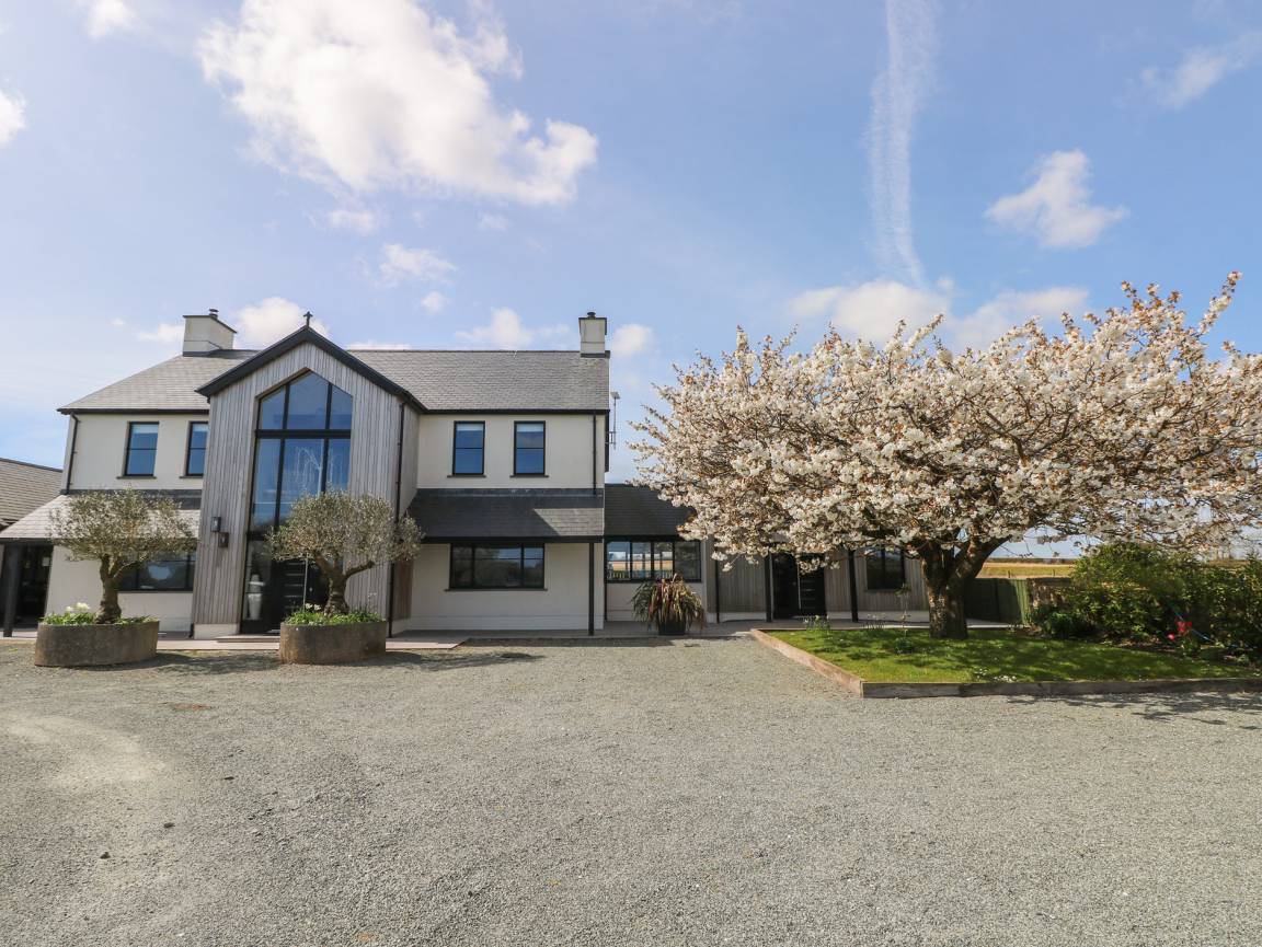 Cottage ∙ 3 Bedrooms ∙ 6 Guests - Freshwater East