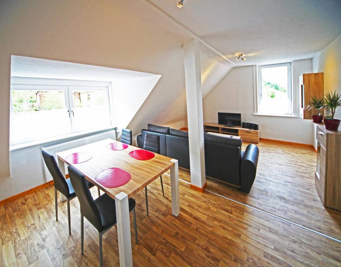 90 M² Ferienwohnung ∙ 2 Schlafzimmer ∙ 4 Gäste - Osterode am Harz