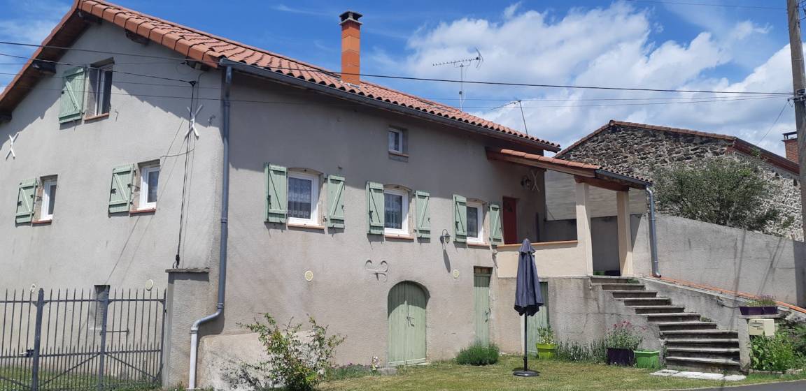 70 M² House ∙ 2 Bedrooms ∙ 5 Guests - Auvergne