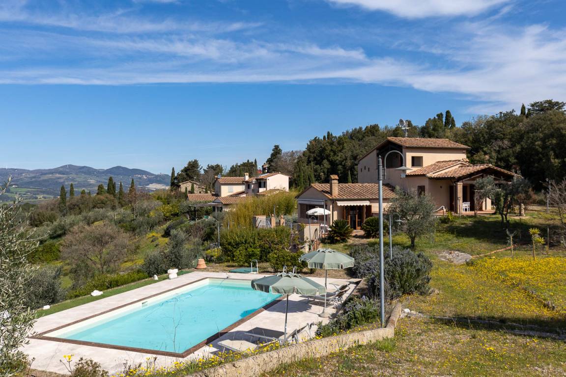 Villa ∙ 2 Bedrooms ∙ 6 Guests - Volterra