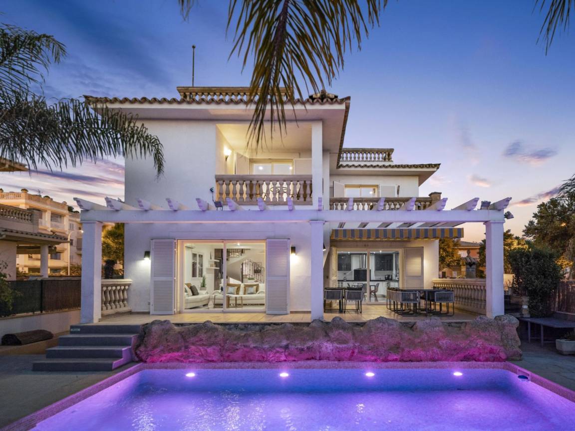 250 M² Ferienhaus ∙ 5 Schlafzimmer ∙ 9 Gäste - Palma