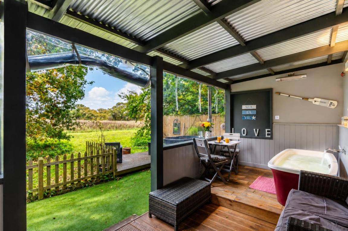 Lodge ∙ 1 Bedroom ∙ 2 Guests - Suffolk