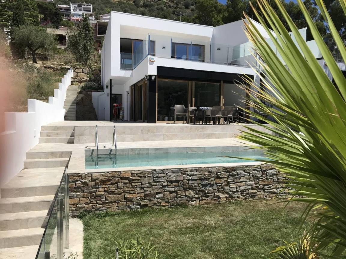 213 M² Maison De Vacances ∙ 4 Chambres ∙ 8 Personnes - Cadaqués