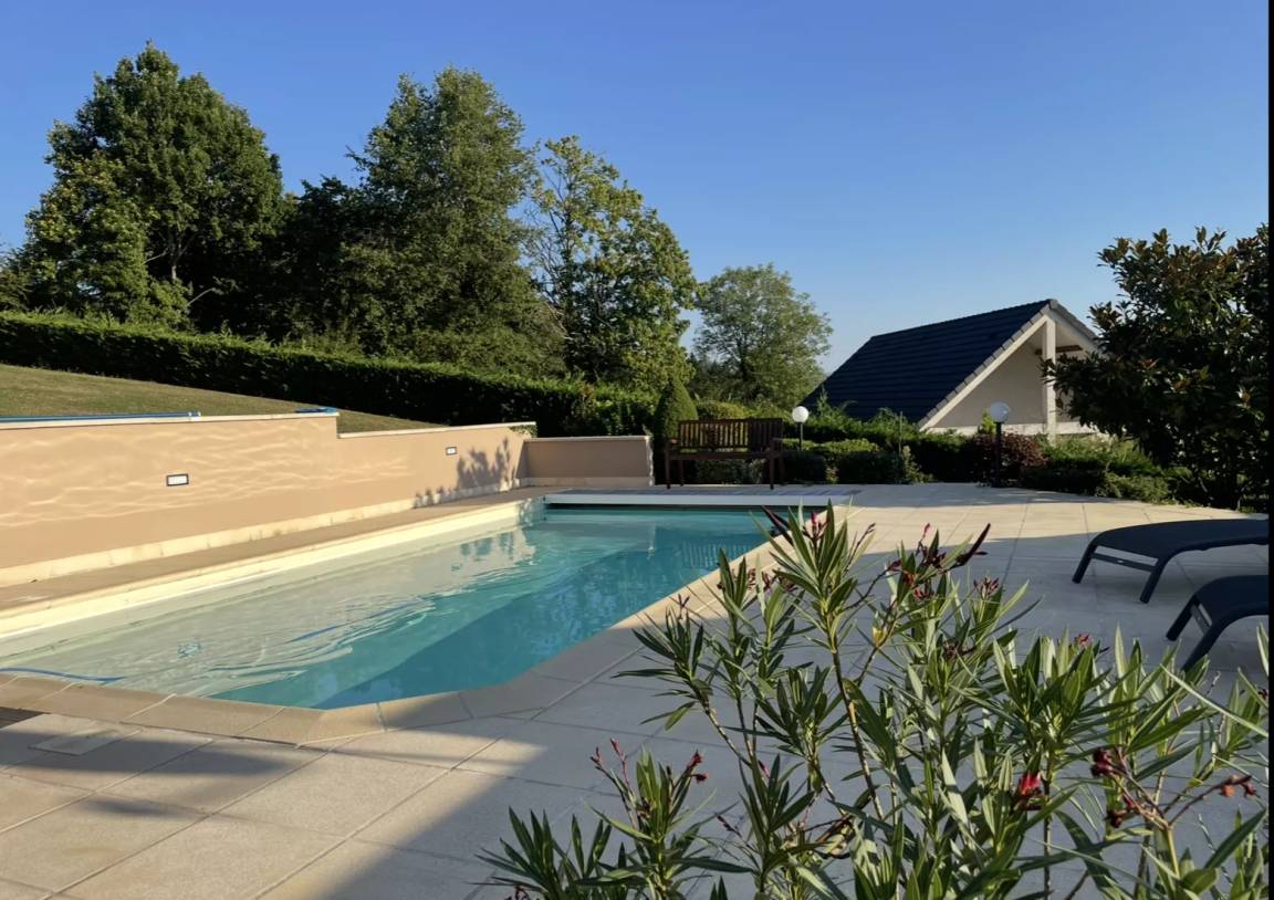 210 M² Maison De Vacances ∙ 4 Chambres ∙ 6 Personnes - Nièvre