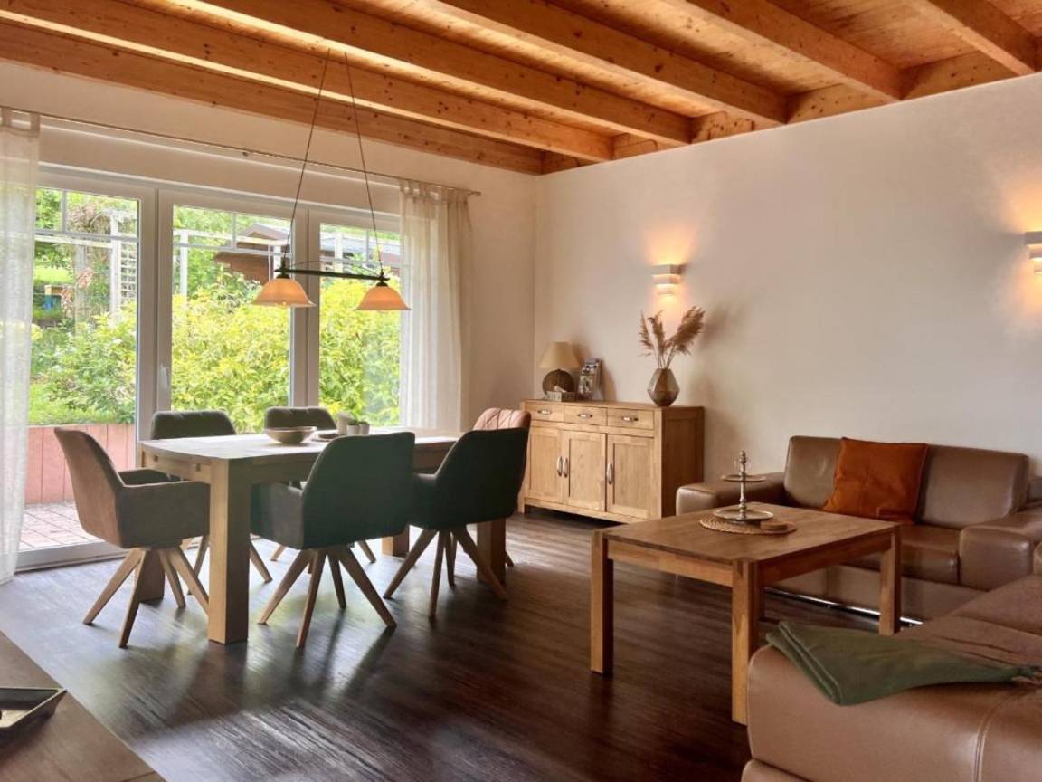 120 M² Ferienhaus ∙ 2 Schlafzimmer ∙ 4 Gäste - Wolfhagen