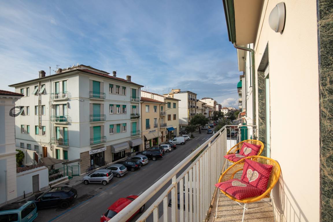 65 M² Apartment ∙ 2 Bedrooms ∙ 4 Guests - Viareggio