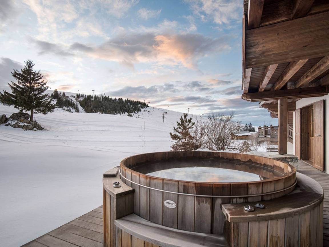 303 M² Chalet ∙ 7 Bedrooms ∙ 14 Guests - Courchevel