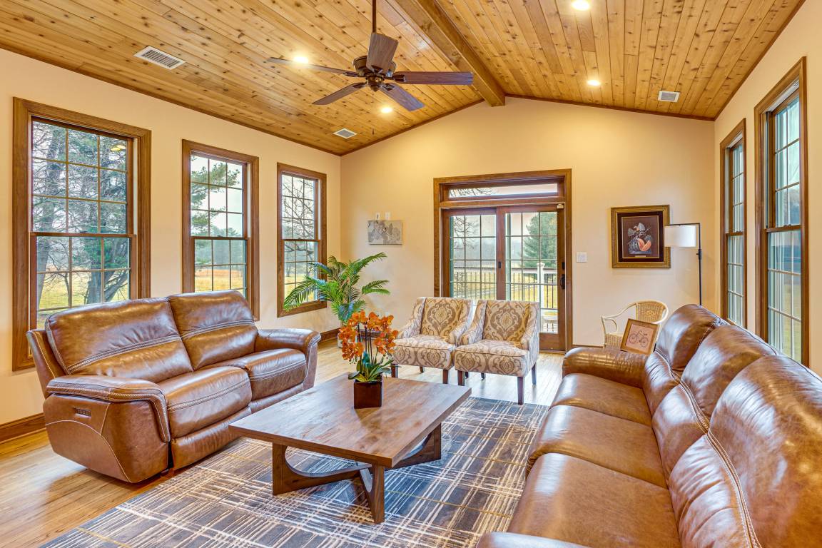 334 M² House ∙ 4 Bedrooms ∙ 9 Guests - Breaux Vineyards, Purcellville