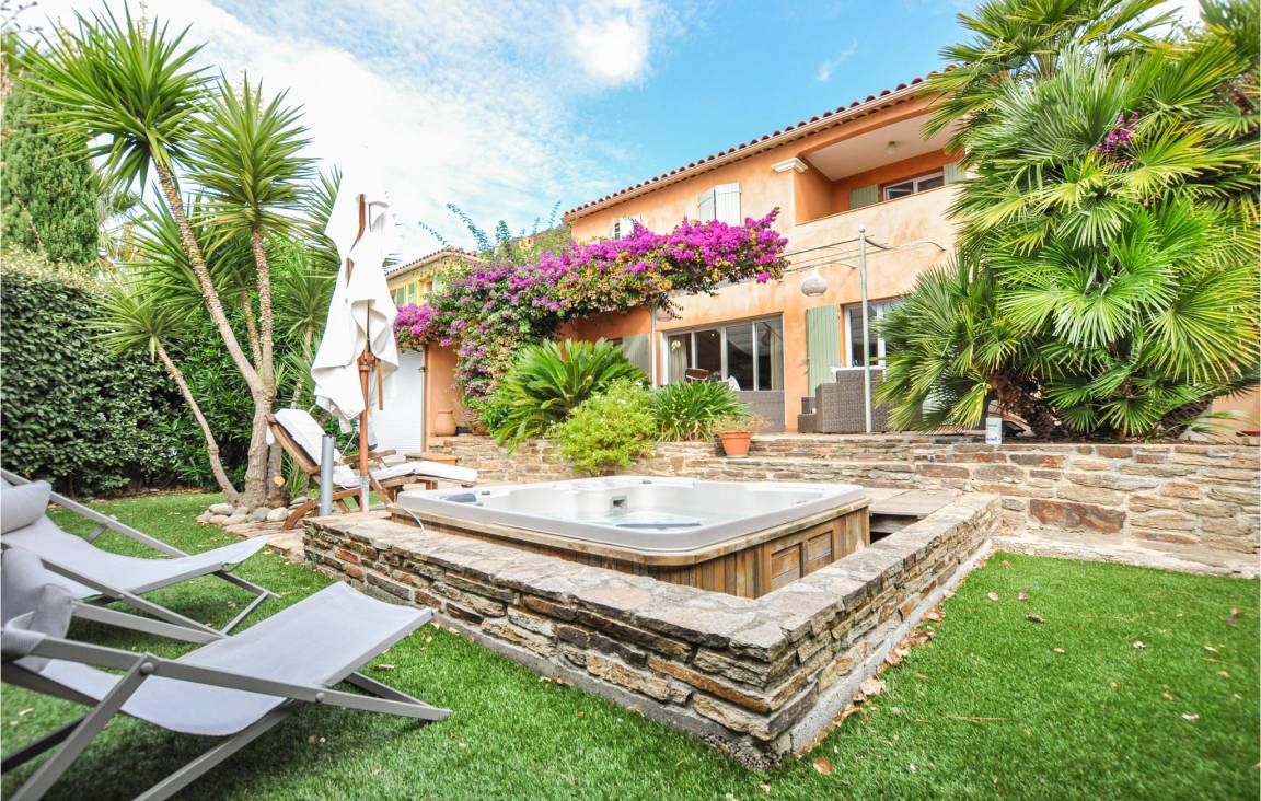 100 M² Huis ∙ 3 Slaapkamers ∙ 6 Gasten - Le Lavandou