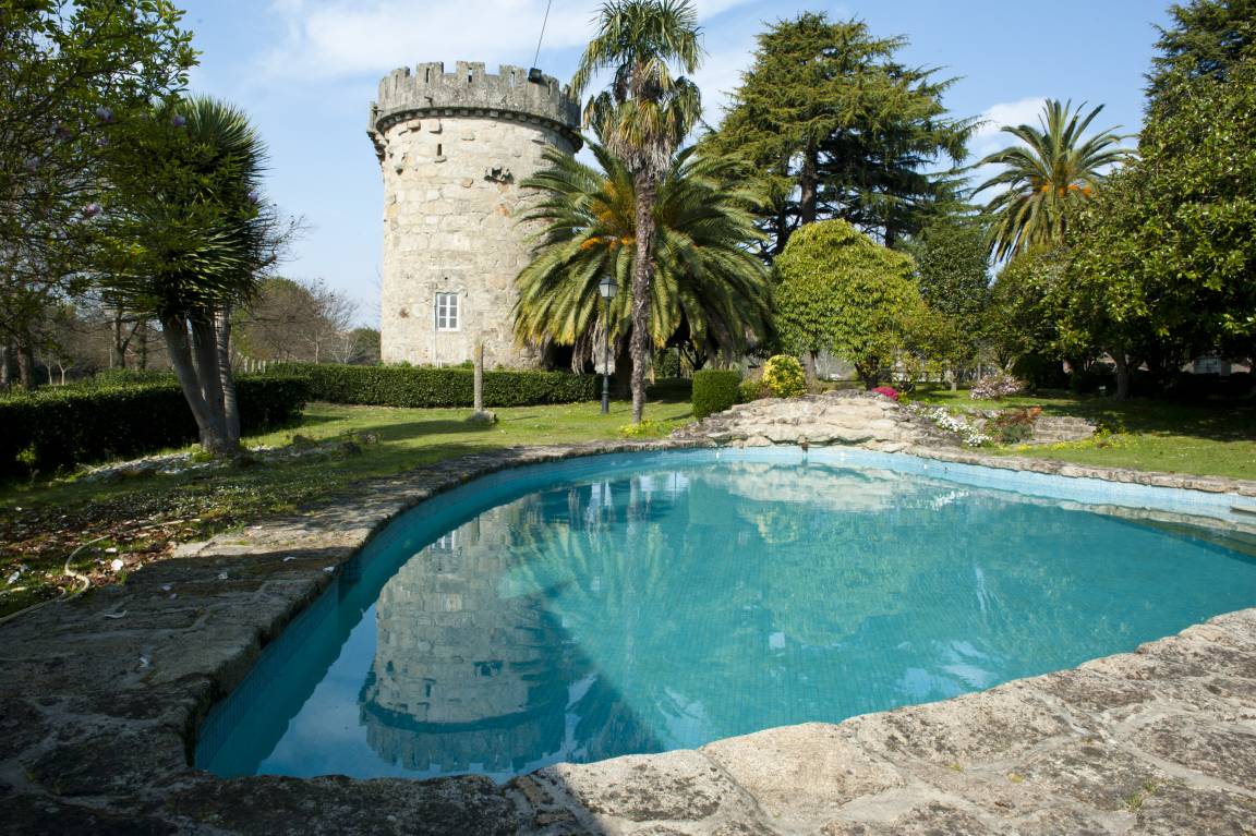 1700 M² Villa ∙ 10 Bedrooms ∙ 18 Guests - Baiona