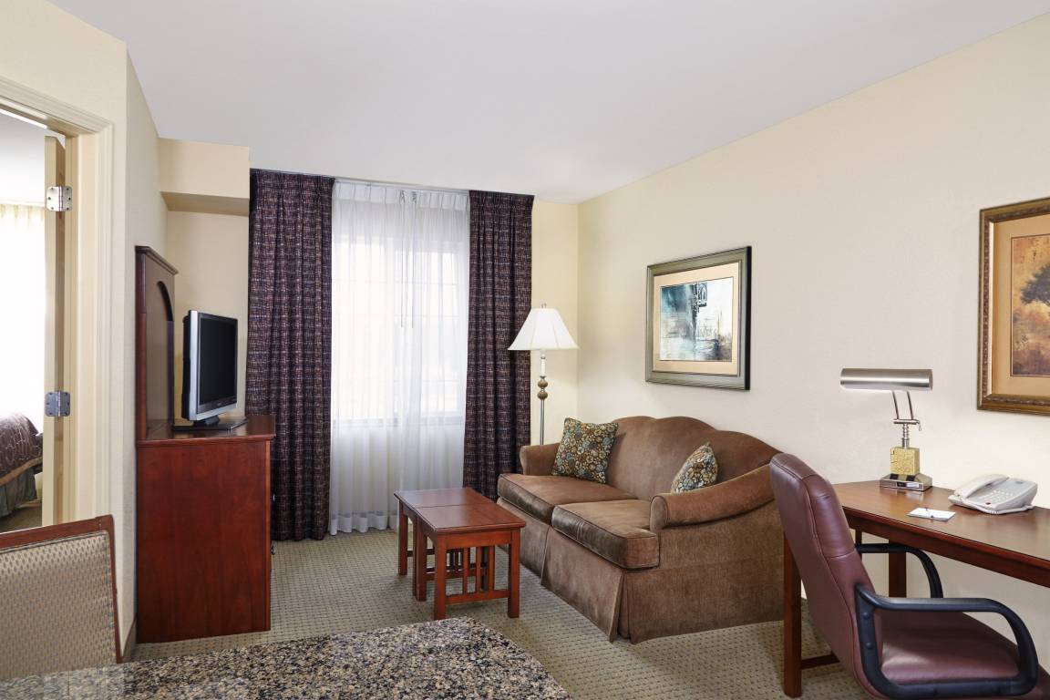 Condo ∙ 1 Bedroom ∙ 2 Guests - Oak Creek, WI