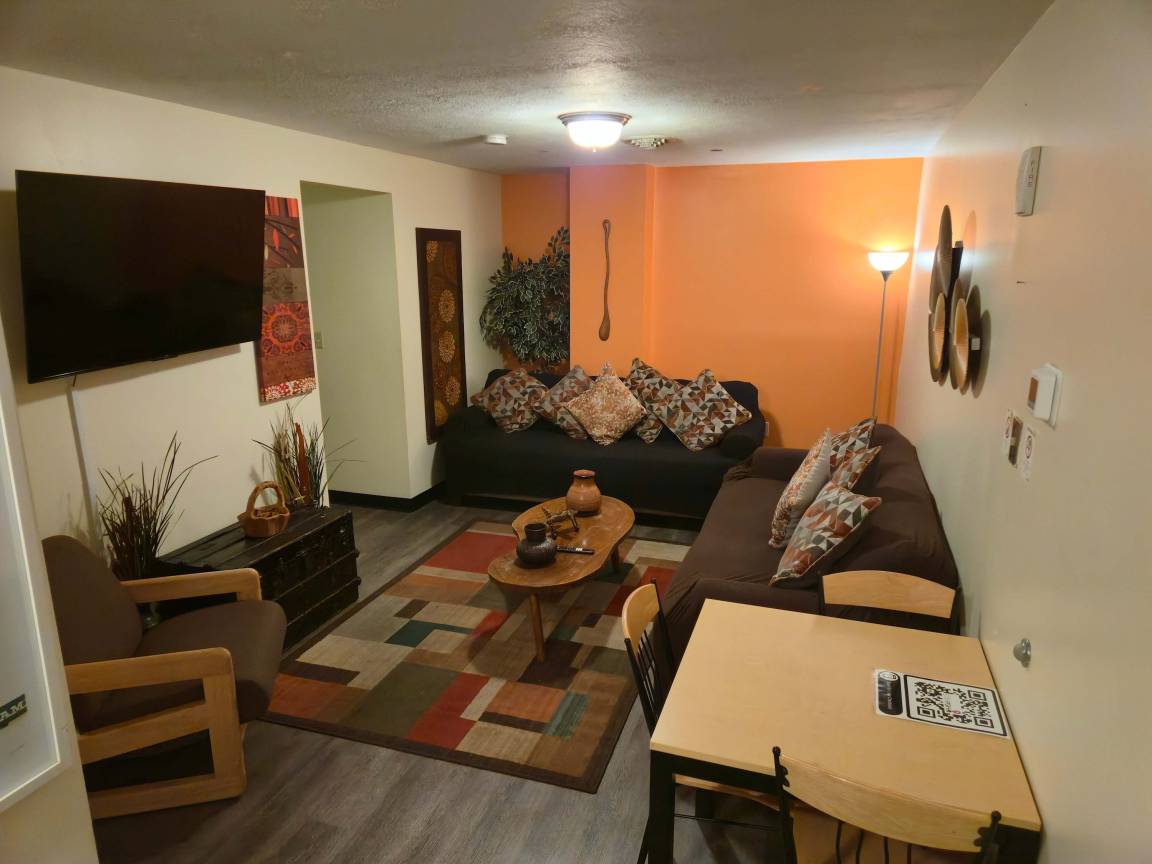 Apartment ∙ 2 Bedrooms ∙ 6 Guests - Pittsburgh, PA