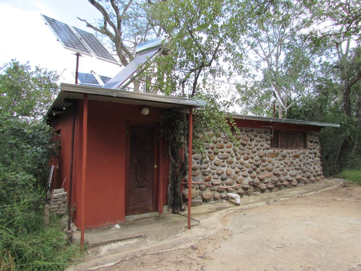 80 M² House ∙ 2 Bedrooms ∙ 3 Guests - Acornhoek