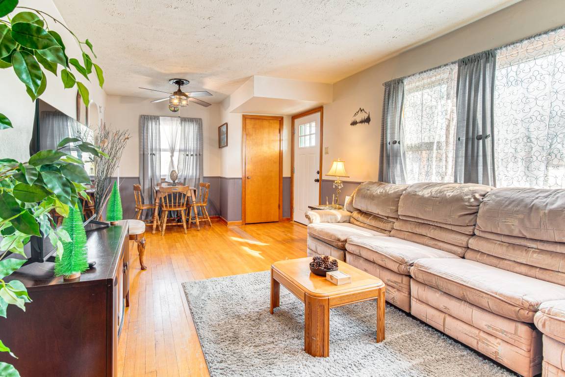 88 M² House ∙ 3 Bedrooms ∙ 5 Guests - Lincoln, IL