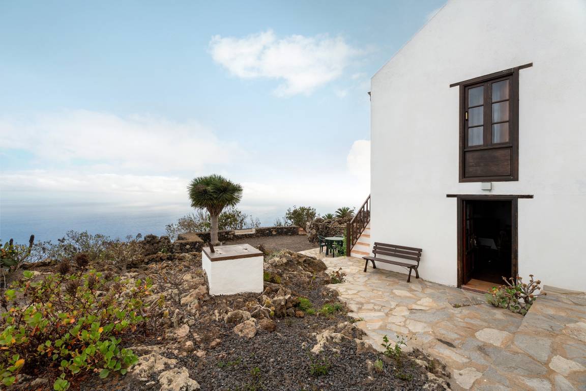 80 M² House ∙ 2 Bedrooms ∙ 4 Guests - El Hierro