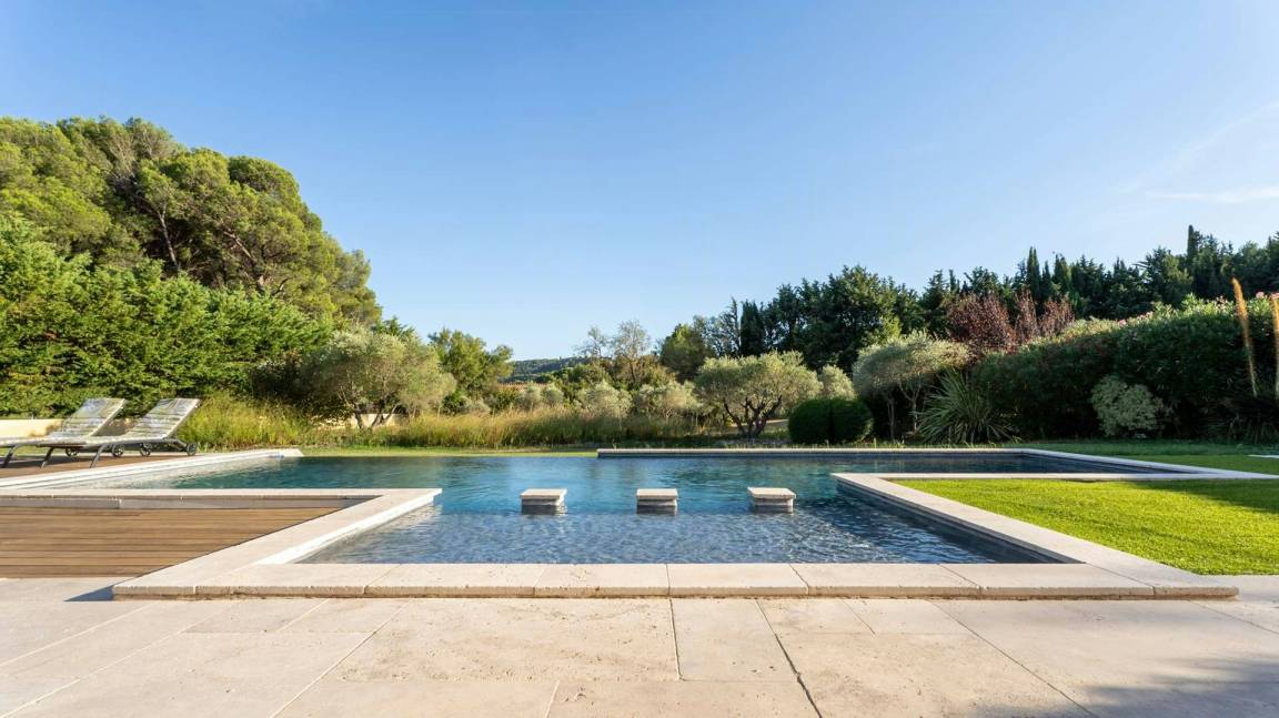 225 M² Maison De Vacances ∙ 2 Chambres ∙ 4 Personnes - Éguilles