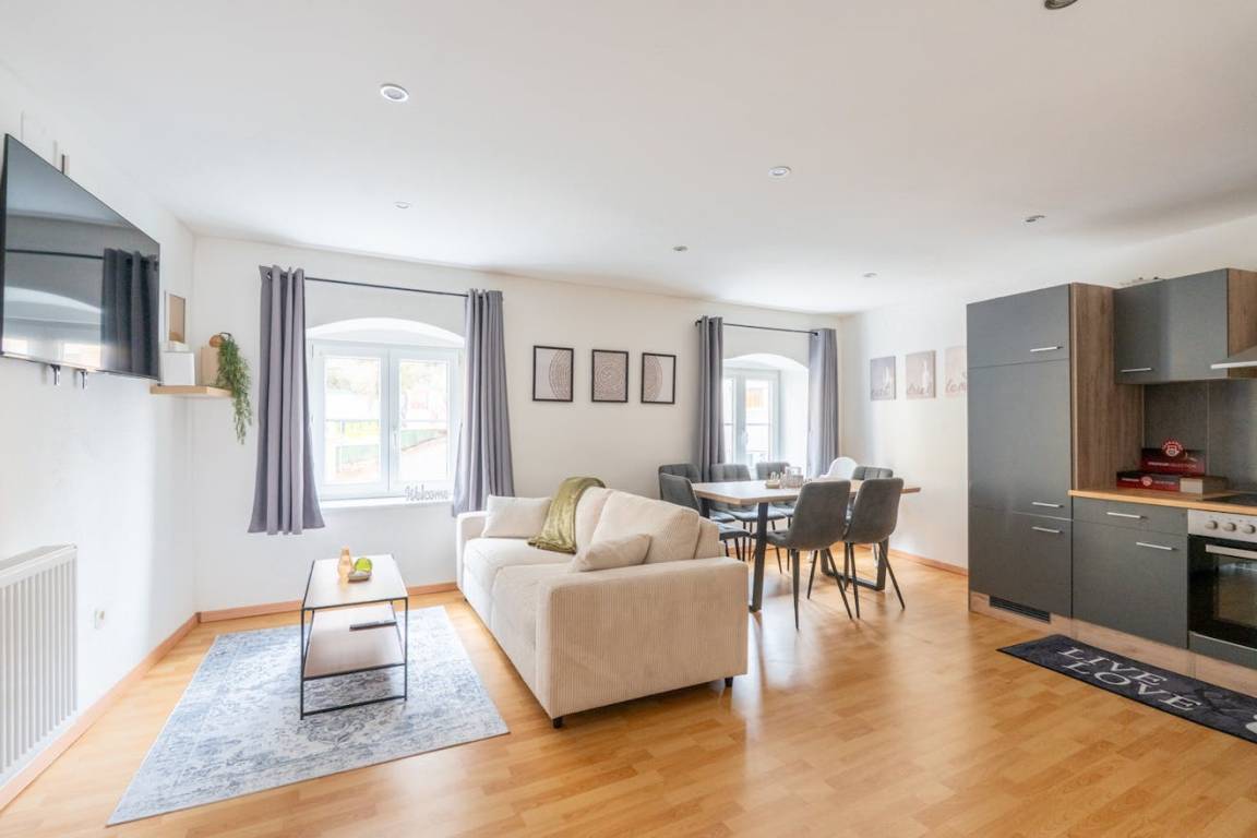 90 M² Ferienwohnung ∙ 3 Schlafzimmer ∙ 9 Gäste - Kapfenberg