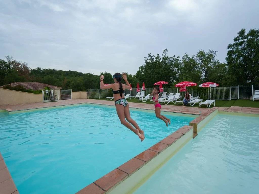 21 M² Leirintä ∙ 2 Makuuhuonetta ∙ 4 Vierasta - Lot