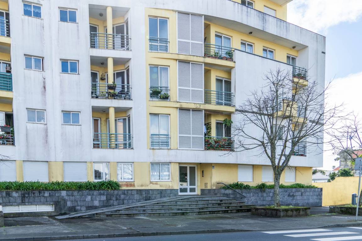 100 M² Apartamento ∙ 3 Habitaciones ∙ 6 Huéspedes - Ponta Delgada