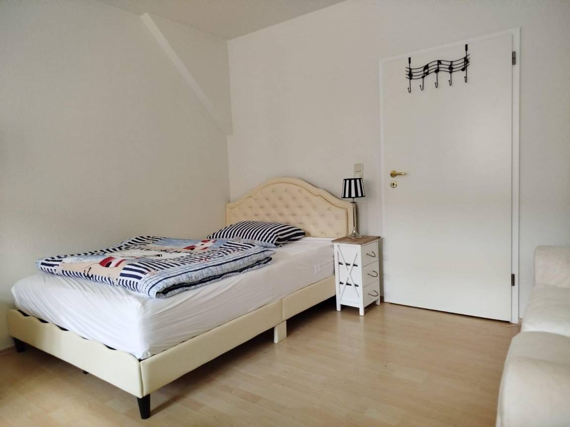 70 M² Ferienwohnung ∙ 3 Schlafzimmer ∙ 10 Gäste - Pirna